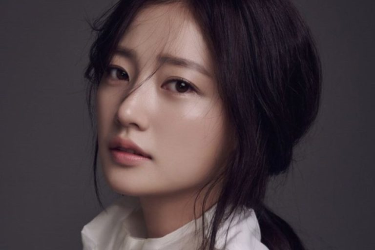 After a Year in the Shadows, Song Ha-yoon Declares War on Accusations ...