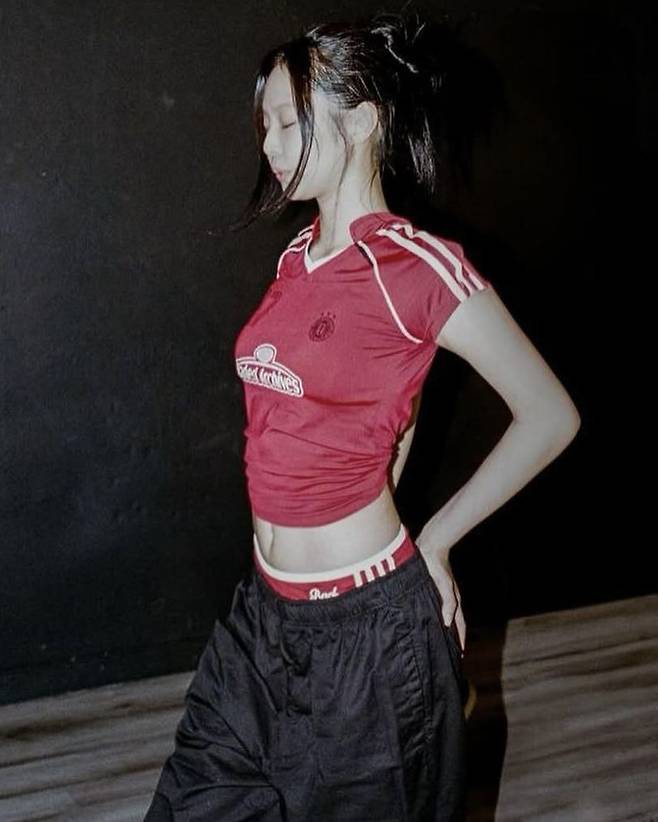 The Return of Sagging Style: Jennie, Karina, and Giselle Set the Trend ...